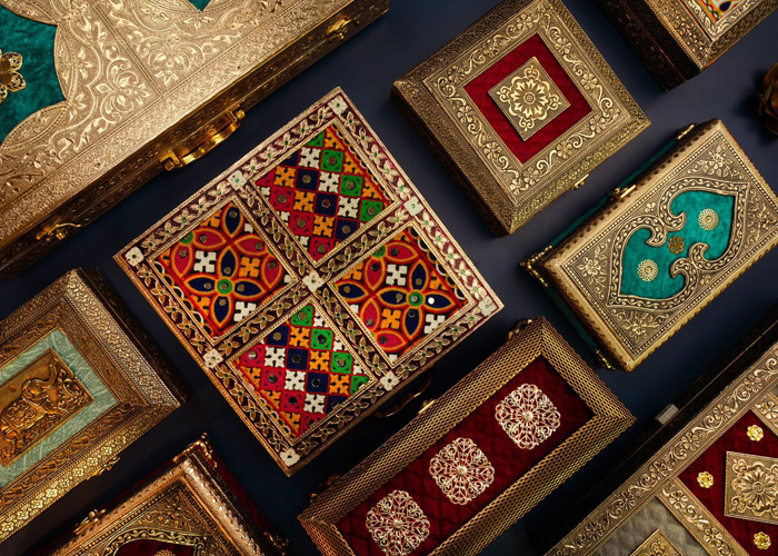 Best collection of gift boxes and festival hampers.