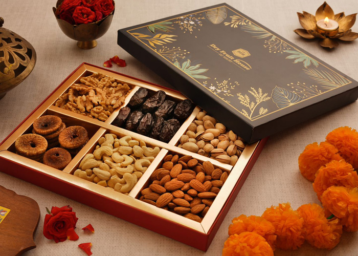 Best collection of gift boxes and festival hampers.