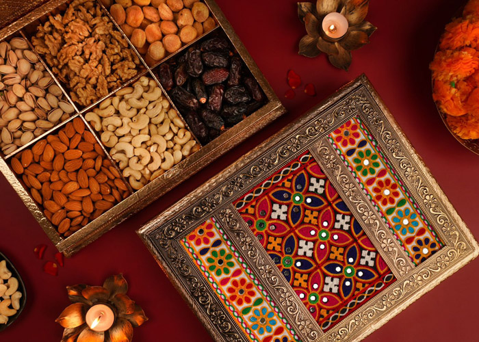 Best collection of gift boxes and festival hampers.