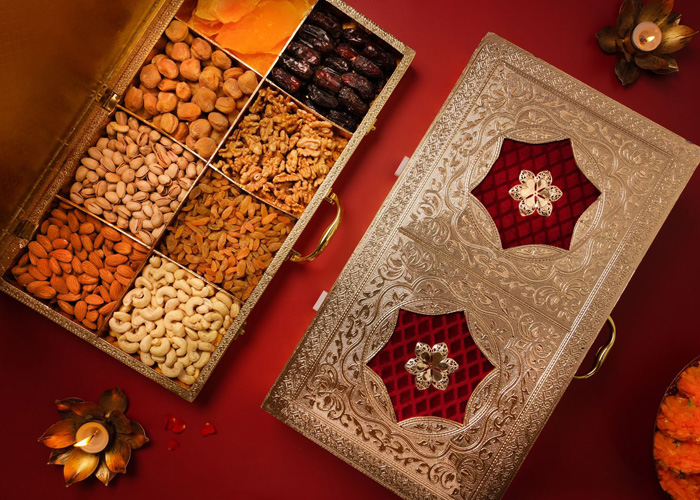 Best collection of gift boxes and festival hampers.