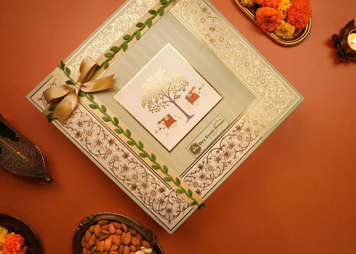 Best collection of gift boxes and festival hampers.